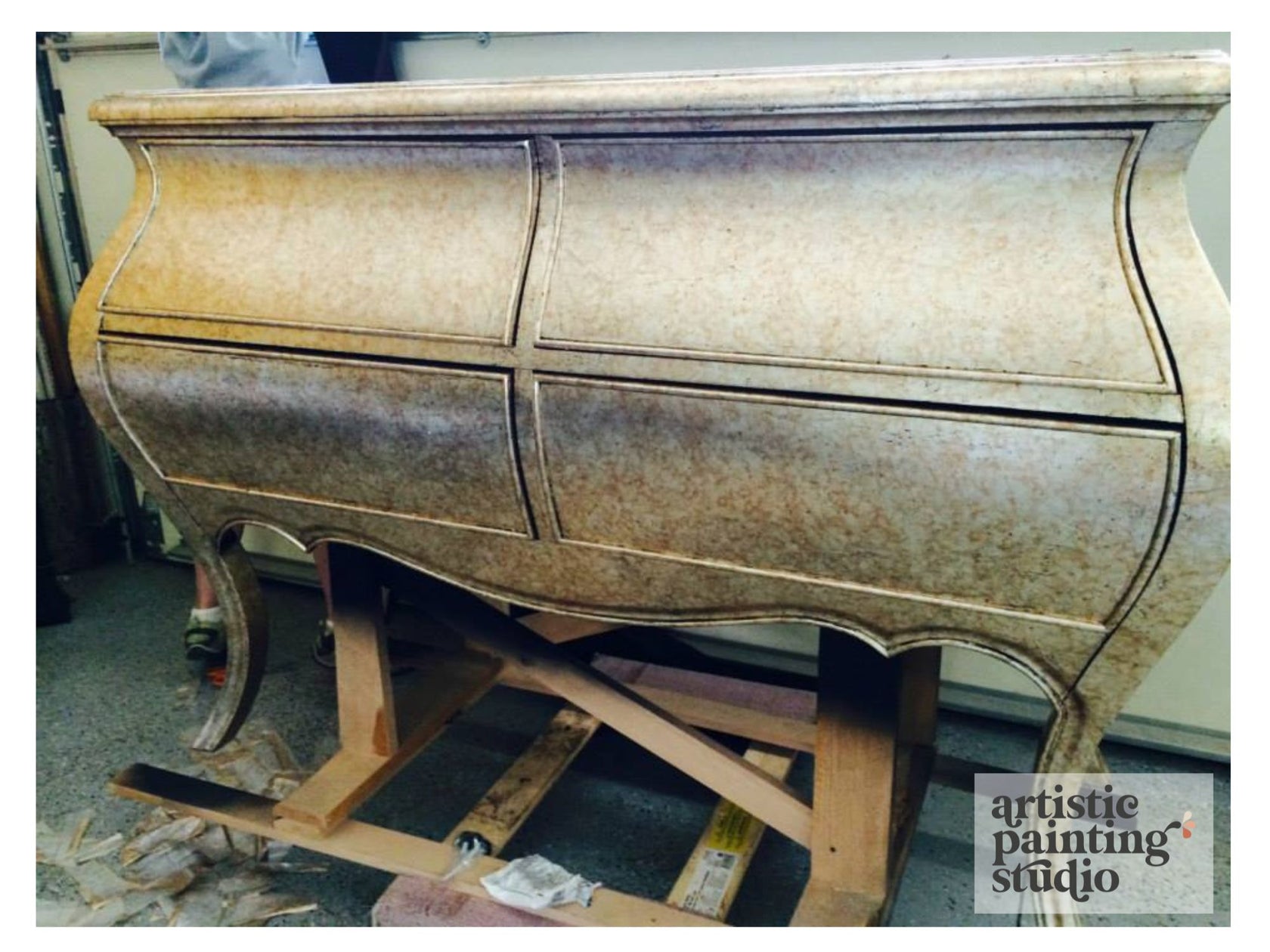 Spotted Champagne Foil – Artistic Painting Studio